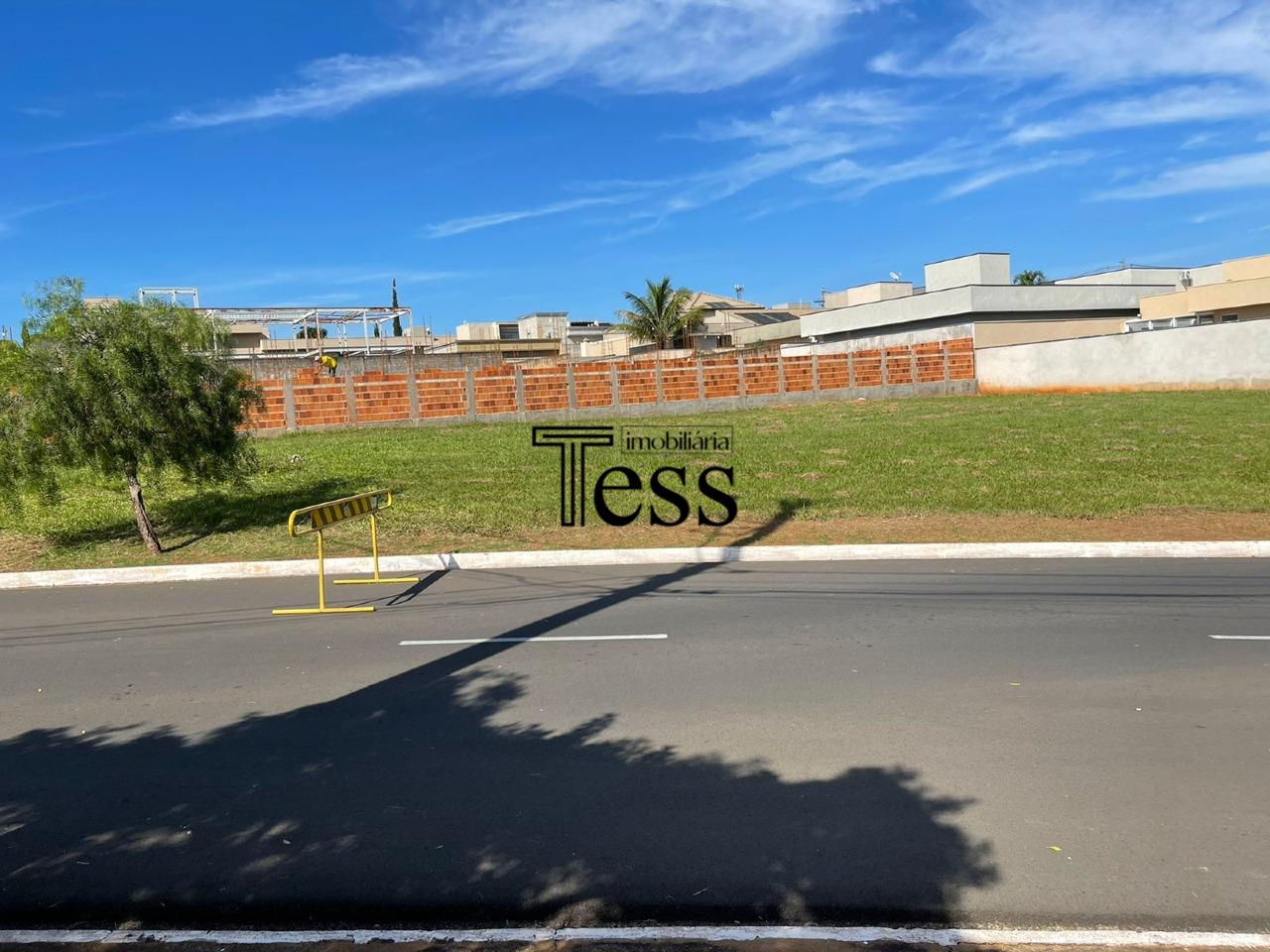 Vende terreno residencial no Recanto do Lago, com 855m2, plaino, face ...