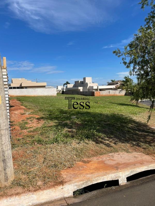 Vende terreno residencial no Recanto do Lago, com 855m2, plaino, face ...