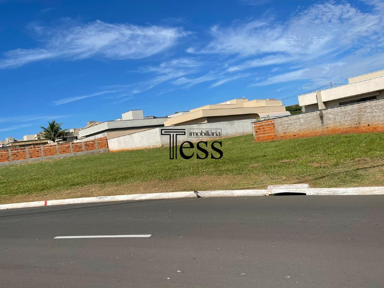 Vende terreno residencial no Recanto do Lago, com 855m2, plaino, face ...