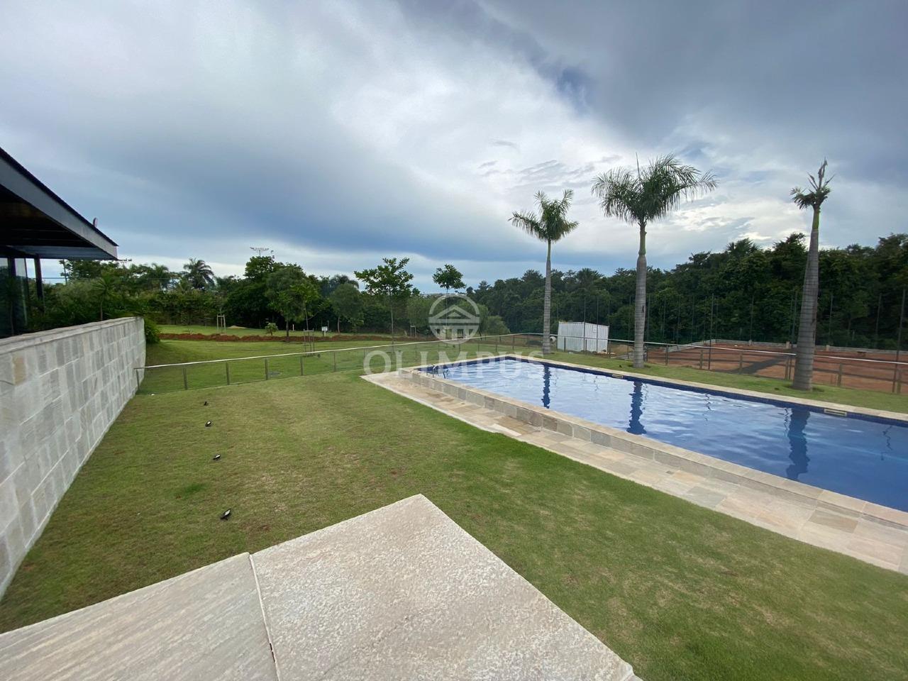 Excelente lote no condomínio Alphaville 2 em uma ótima localização.